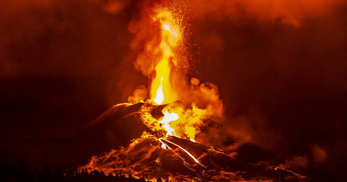 Explorando la majestuosidad del volcán peleano: una maravilla natural ...